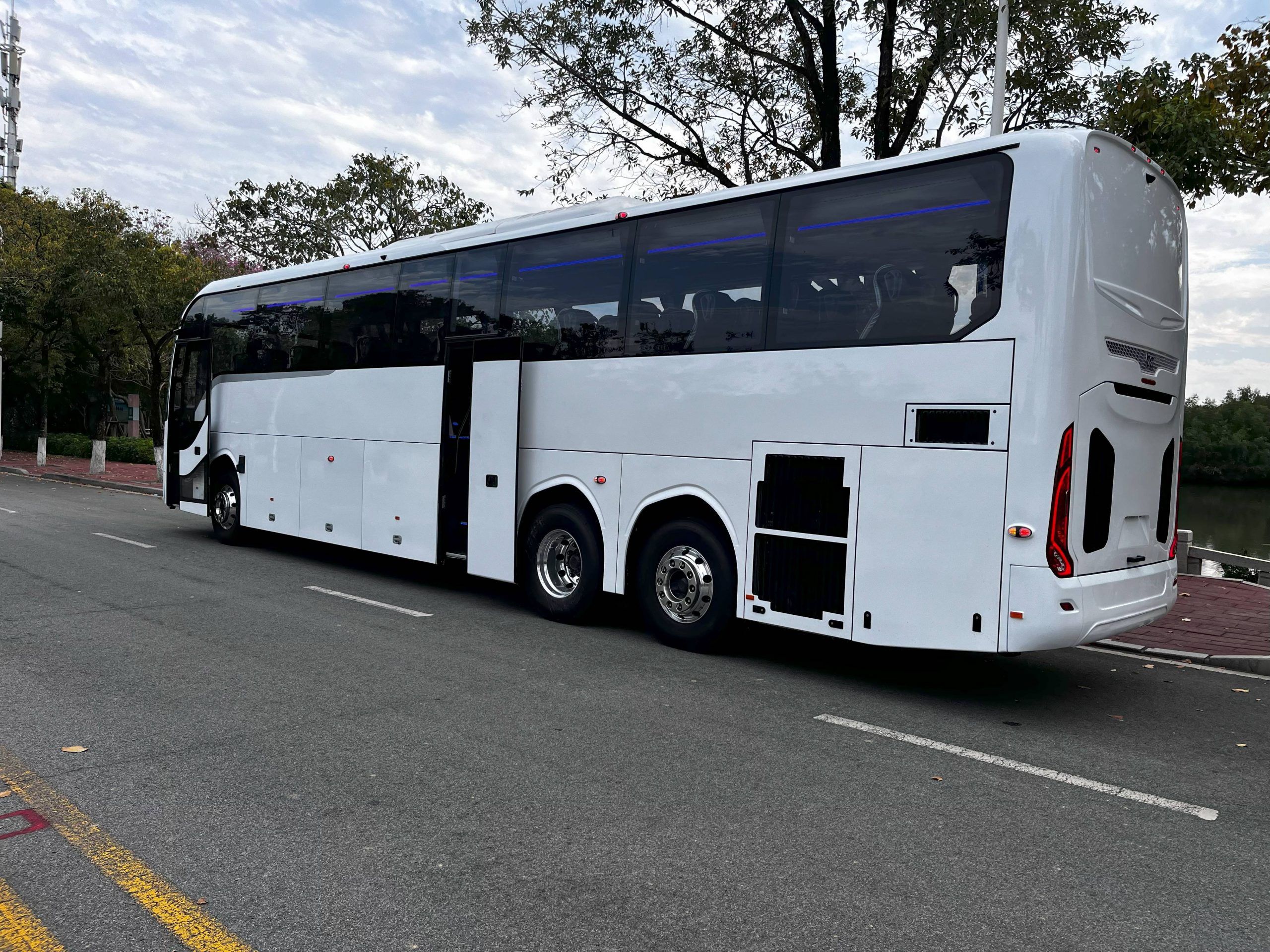 BCI Volvo B13R Explorer - Nationwide RV